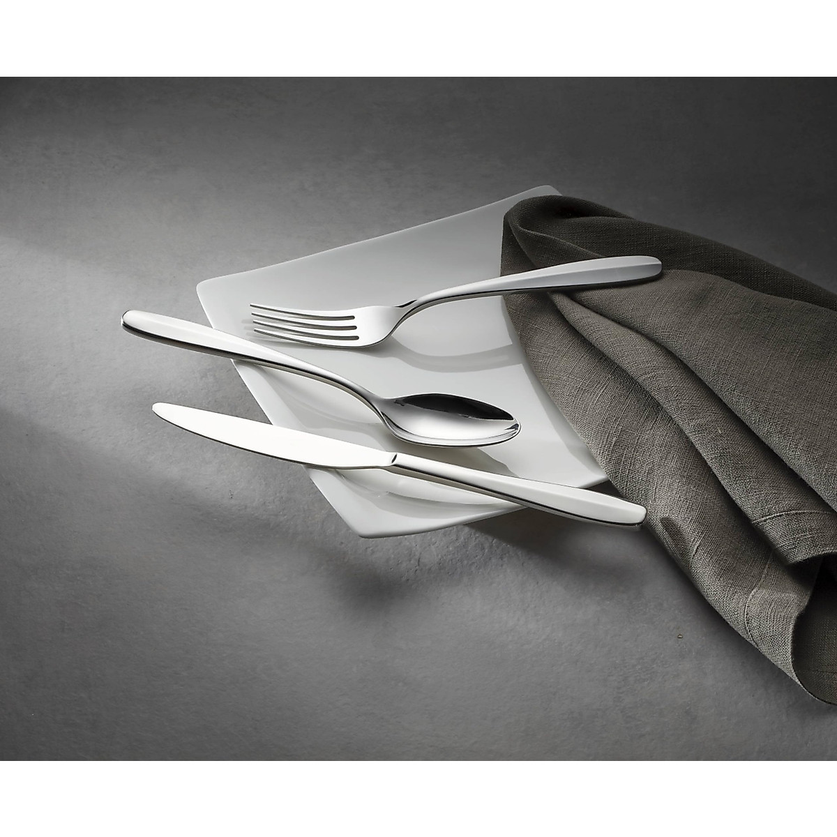 Oneida Oakwood Piece Everyday Flatware Set, 20 Count, Metallic