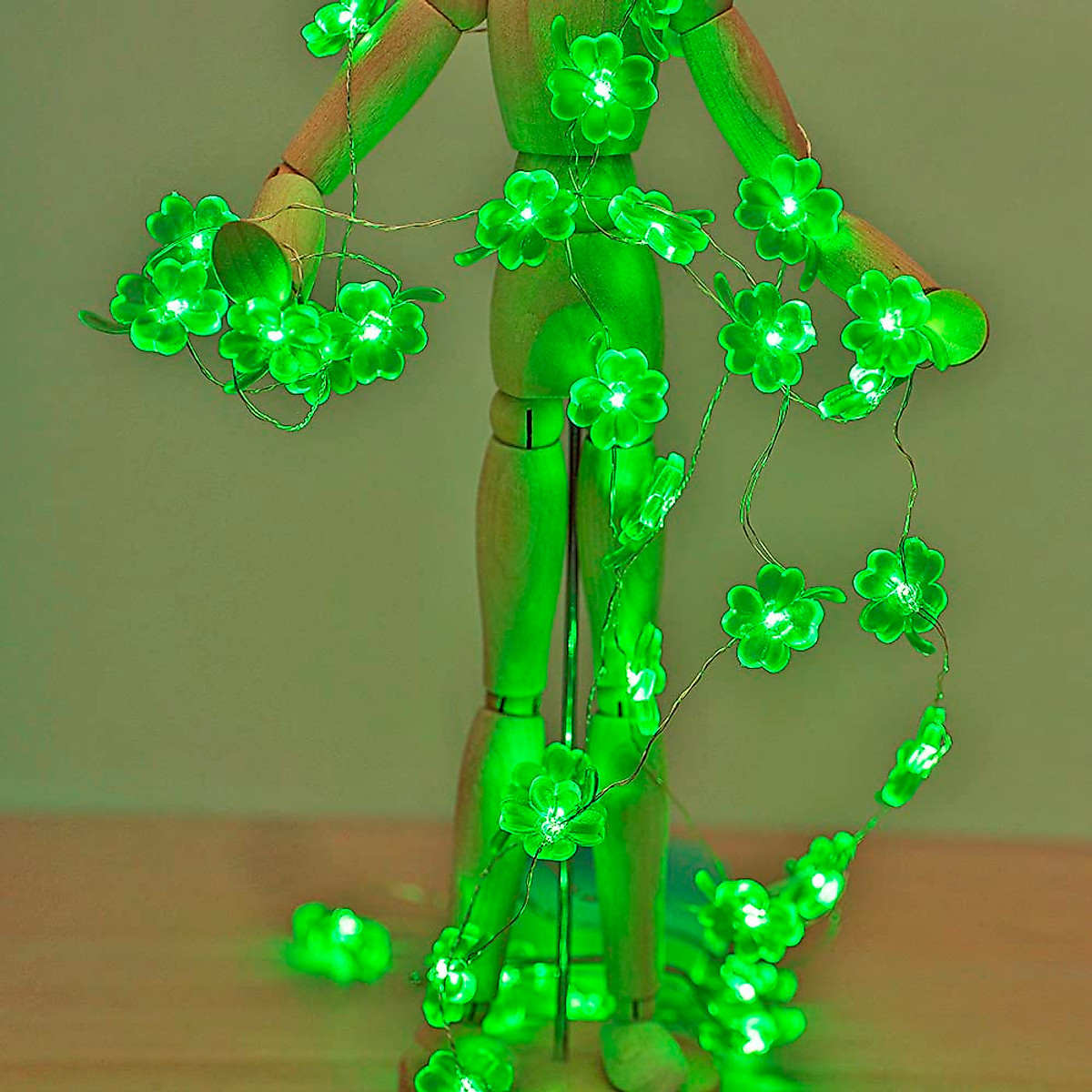 BOHON Decorative Lights Shamrocks LED String Lights Battery Operated with Remote 10 ft 40 LEDs Lucky Clover Handmade String Lights for Bedroom Party Feast of St. Patrick's Day Green Decoration