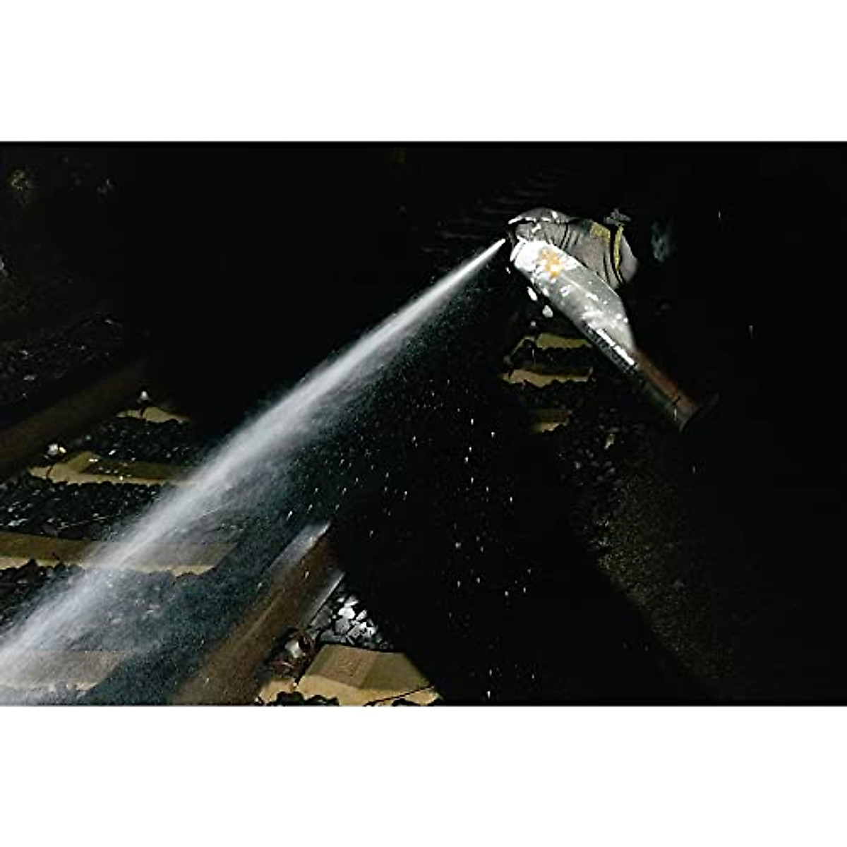 Montana Cans ULTRA WIDE Spray Paint, 750ml, Snow White, 25 Fl Oz (Pack of 1)