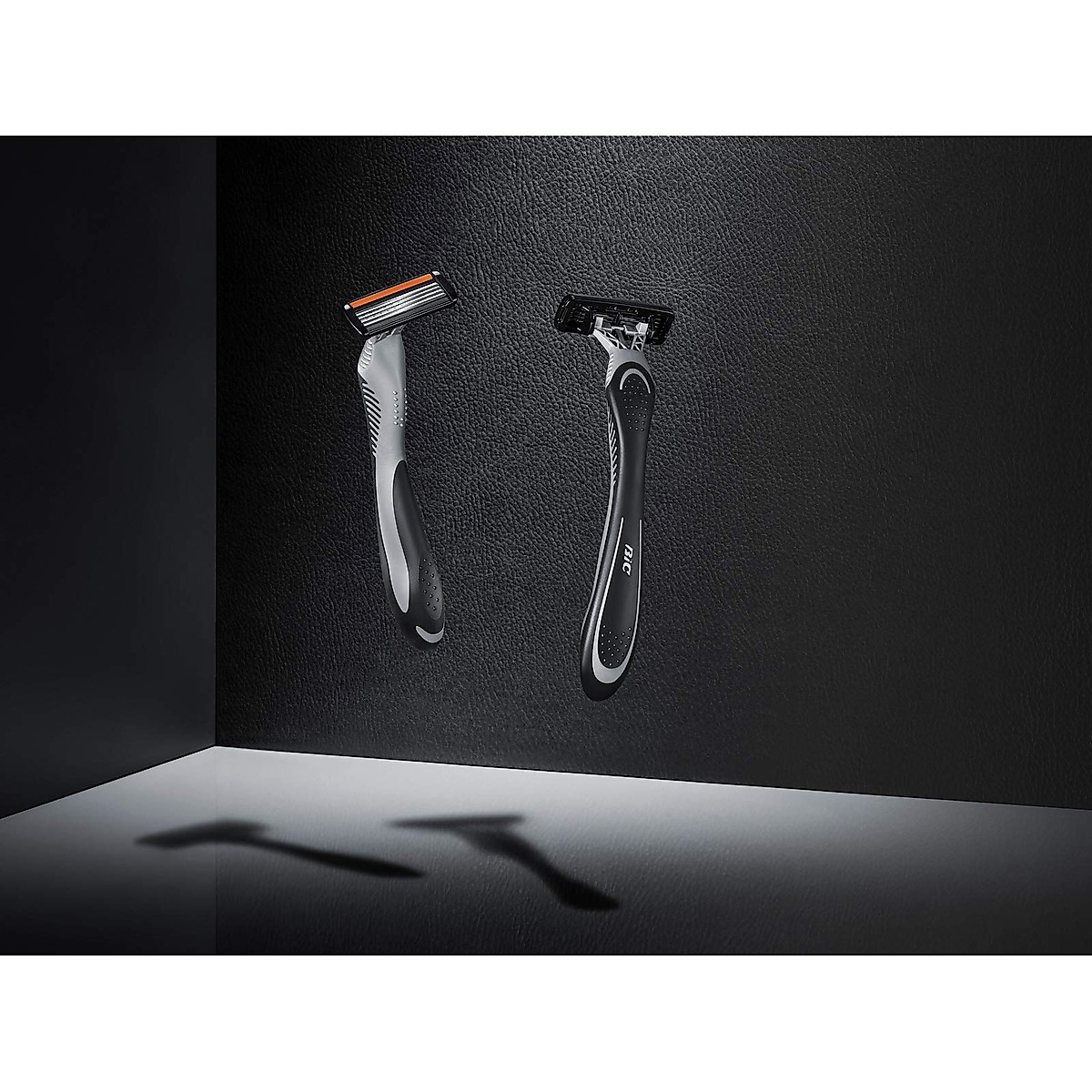 Bic Flex 4 Comfort Men's Razors - Pack of 3 Disposable 4-Blade Razor - with Lubricating Strip for A Smooth And Precise Shave