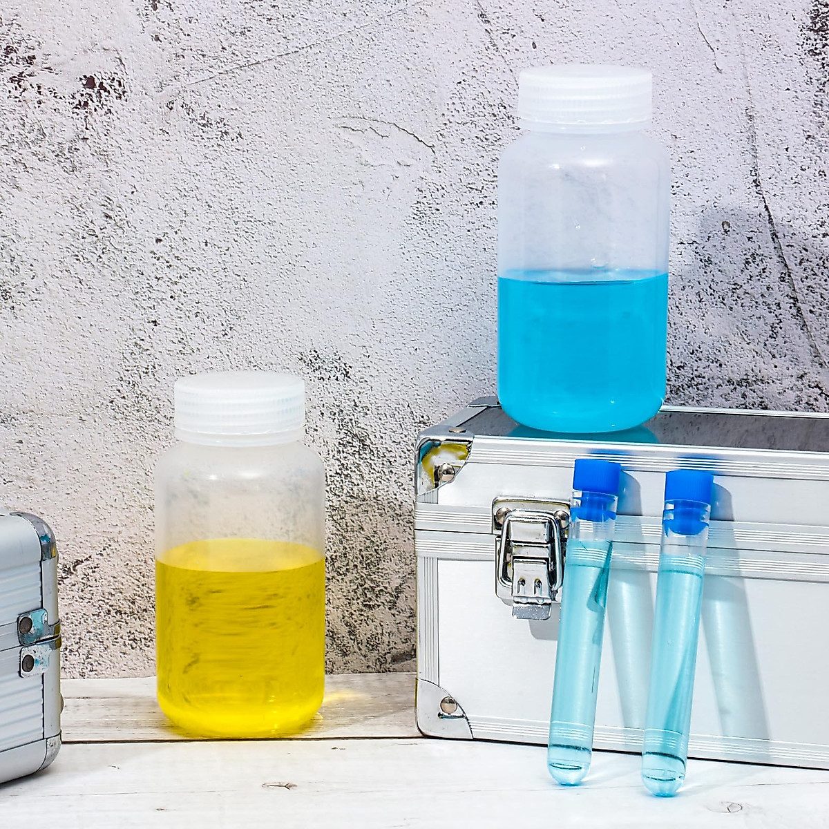 Hoolerry 20 Pcs Sample Bottles 2 Oz/ 60ml Wide Mouth Plastic Bottles Laboratory Grade Polypropylene Reagent Bottles Clear Liquids Storage Bottles with Screw Caps for Lab or storage