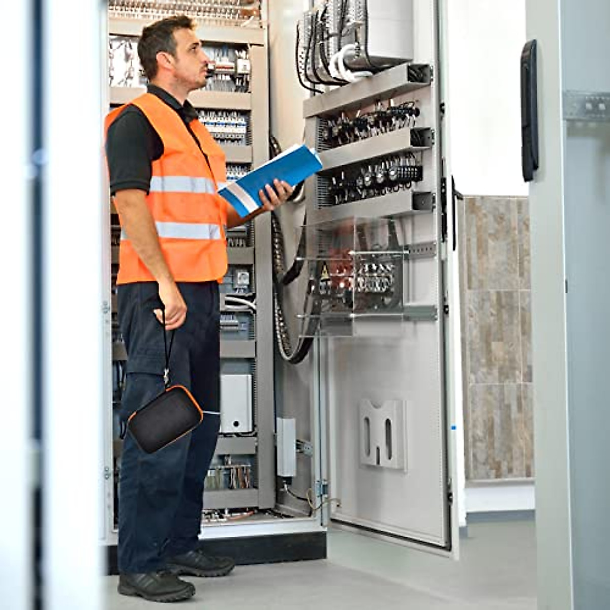 Case Compatible with Klein Tools ET300 Circuit Breaker Finder, Finds Electrical Circuit Breaker and Electrical Outlets for Klein Tools RT250, Mesh Pocket for Southwire Adapter/Accessory/Batteries