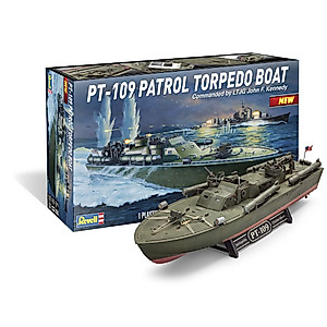 Revell 85-0319 PT-109 Patrol Torpedo Boat Commanded by LTJG John F. Kennedy Model Military Ship Kit 1:72 Scale 146-Piece Skill Level 5 Plastic Model Building Kit, Green