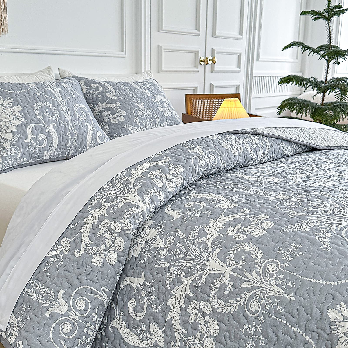 Gray Cotton Quilt Set Queen Size Floral Quilt Set White Flowers Leaves Cotton Reversible 3pc Quilt Bedding Set, Coverlet, Bedspread with 2 Pillow Shams