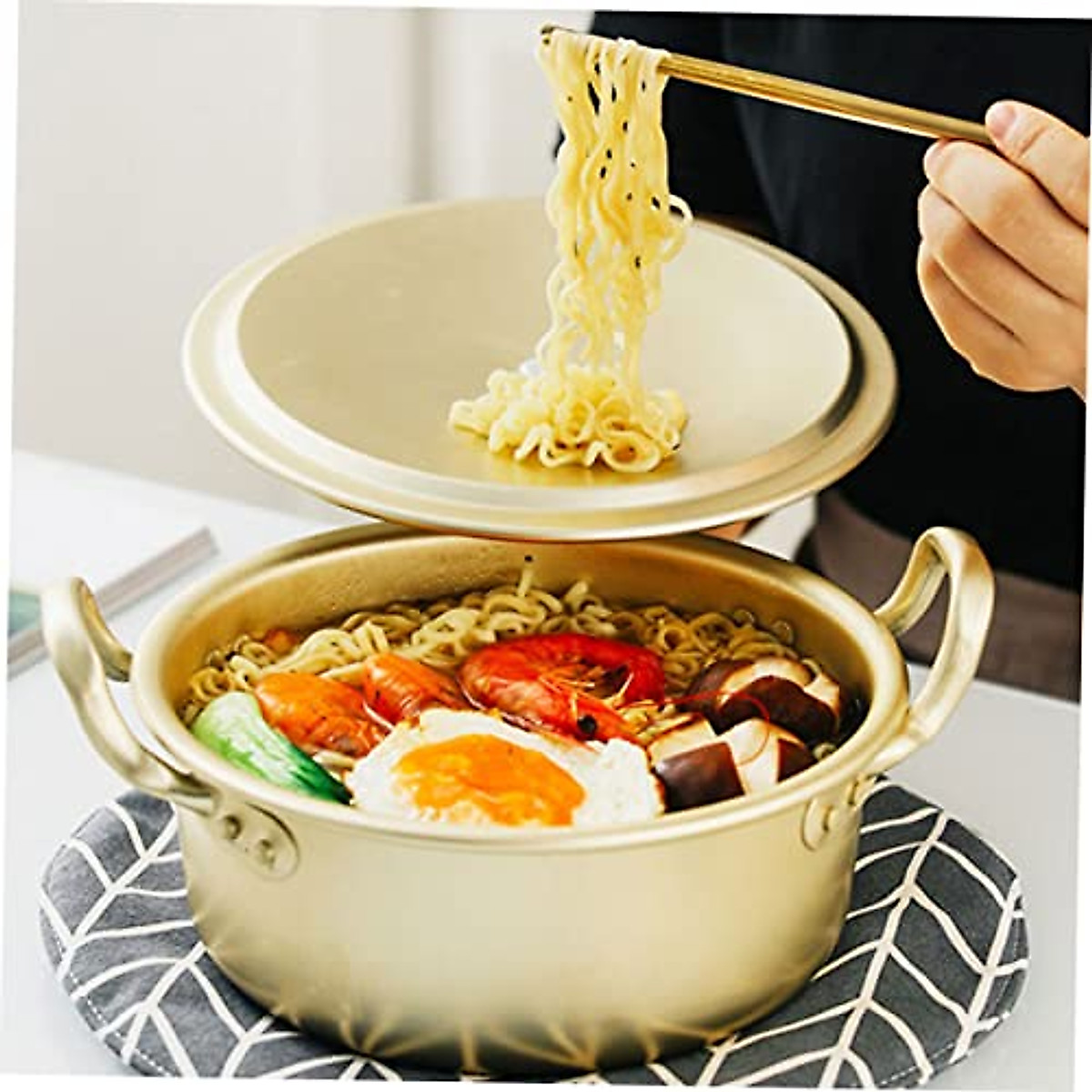 Housoutil Korean Ramen 1 Set Instant Noodle Pot Ramen Pot with Lid Pan with Lid Korean Noodle Pot Ramen Noodle Pot Sauce Pan Aluminum Tool Quick Heat Golden Ramen Cookware Ramen Cooker