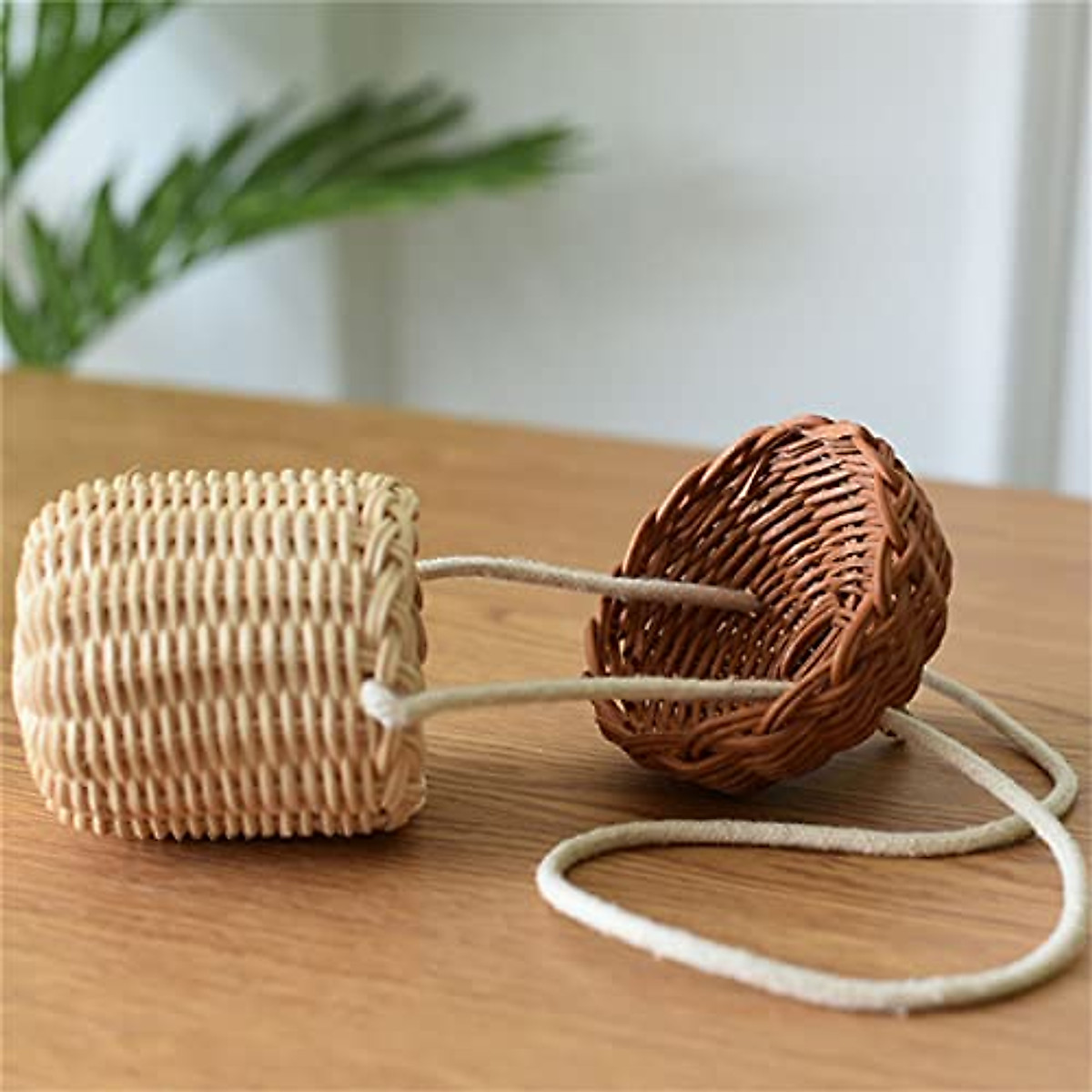 QXPDD Acorn-shaped Storage Basket Hand-woven Round Rattan Bag Bucket Bag Beach Style Woven Shoulder Bag Photo Props Handbag
