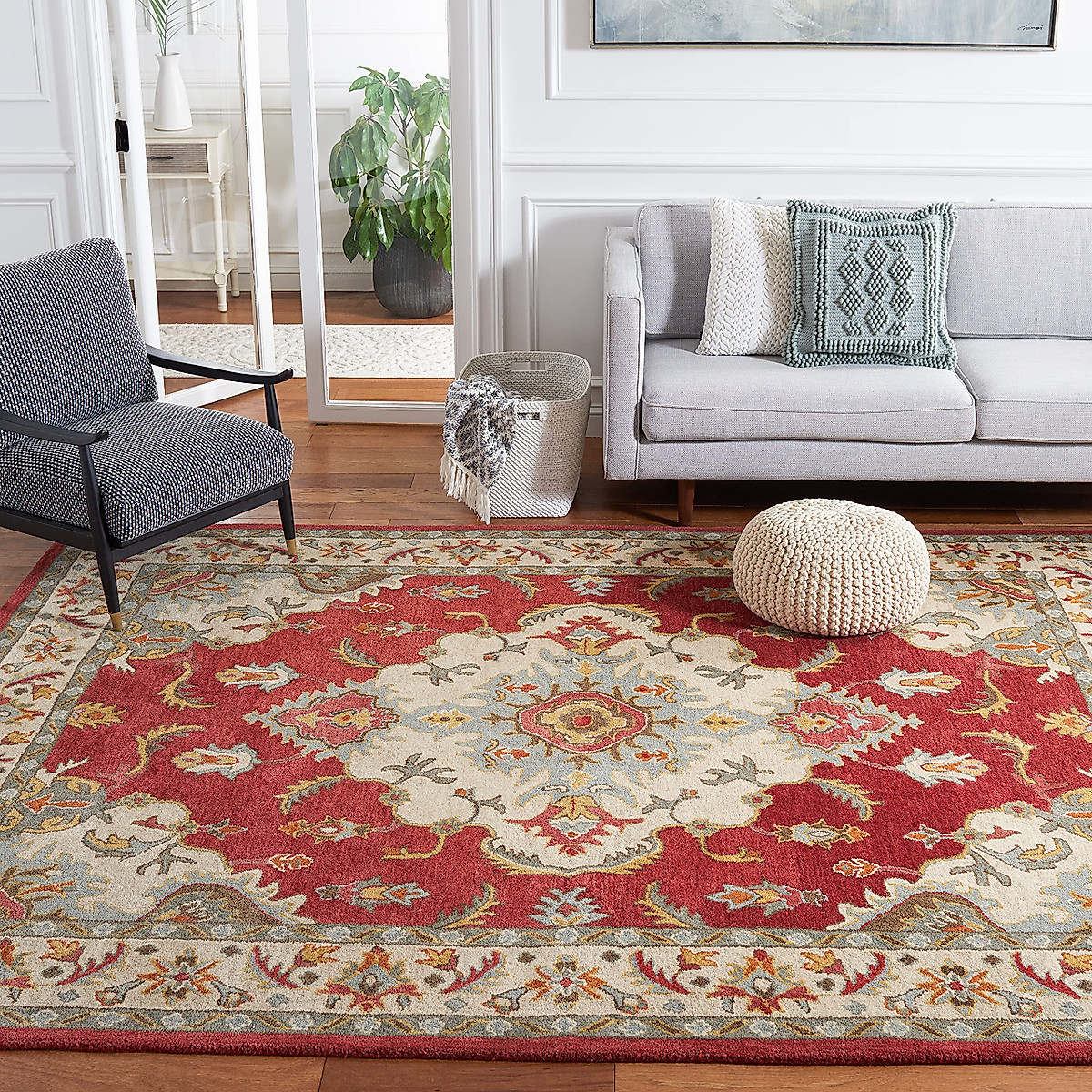 SAFAVIEH Antiquity Collection Area Rug - 8' x 10', Red & Grey, Handmade Traditional Oriental Wool, Ideal for High Traffic Areas in Living Room, Bedroom (AT520Q)