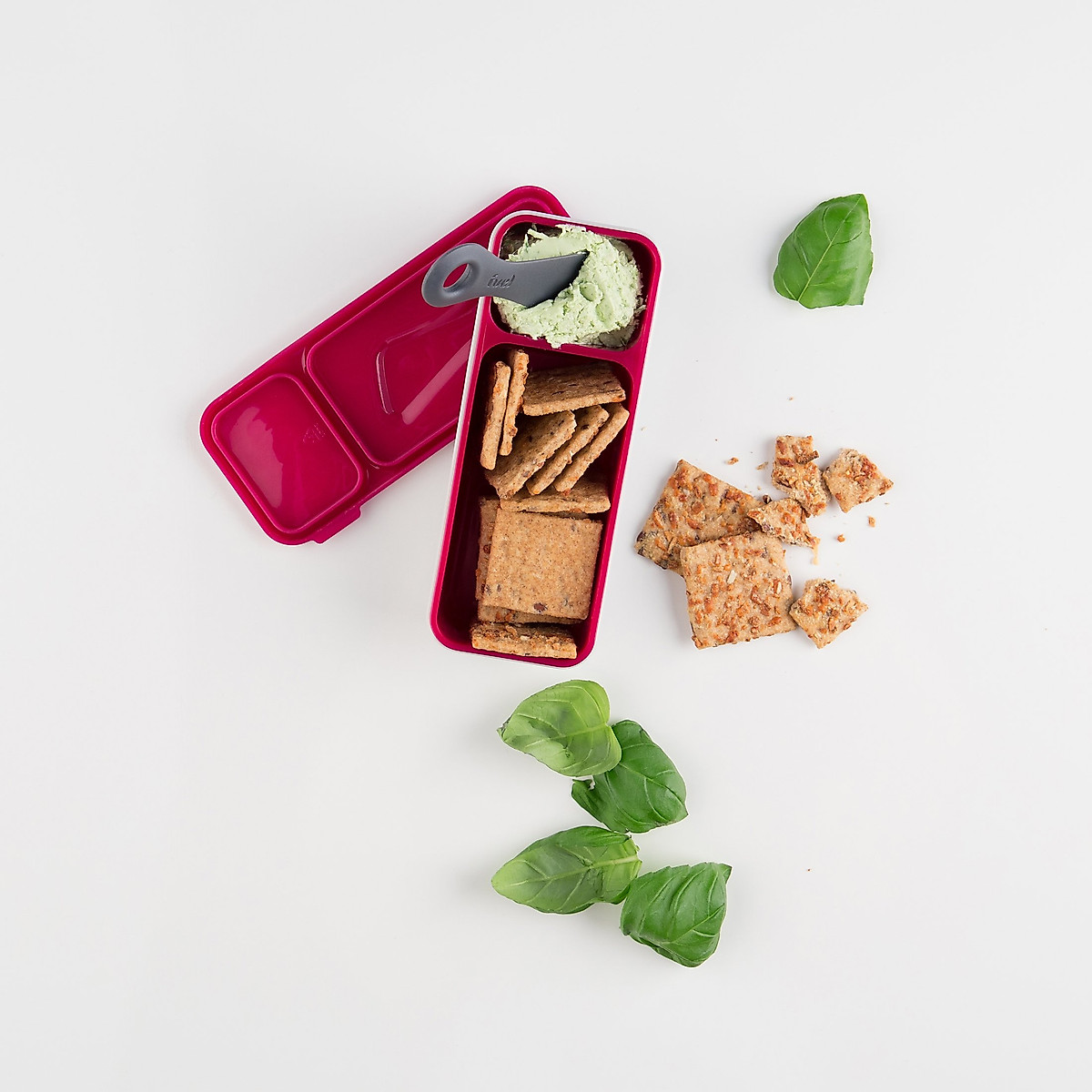 Trudeau Maison Fuel go” Snack Box with Dip Compartment and Spreading Knife, 6.00 x 4.00 x 15.00 cm, Pink