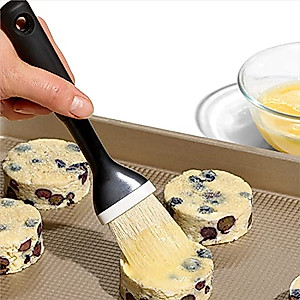 OXO Good Grips Natural Pastry Brush | Natural Boar Bristles | Non-slip Grip | Dishwasher Safe | Ideal for Butter, Oil, and Baking
