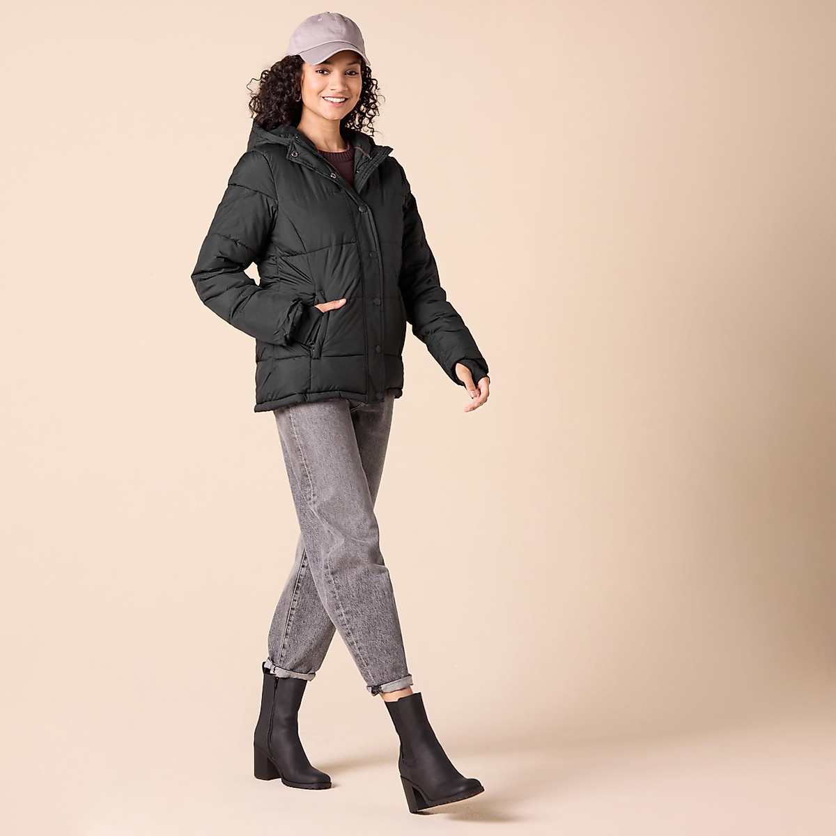 Amazon Essentials Women's Heavyweight Quilted Long-Sleeve Hooded Puffer Coat (Available in Plus Size), Black, XX-Large