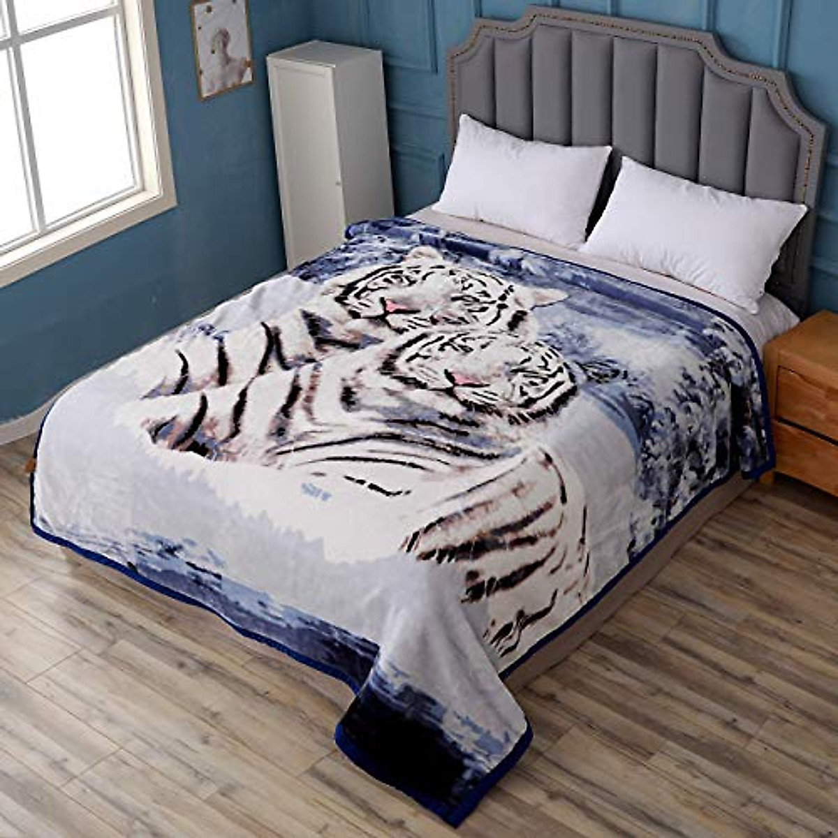 Faux Fur Throw Blanket Queen Size - 75"x90" Soft Plush Warm Faux Mink Bed - Blankets (Queen (75"x90"), Snow Tigers)