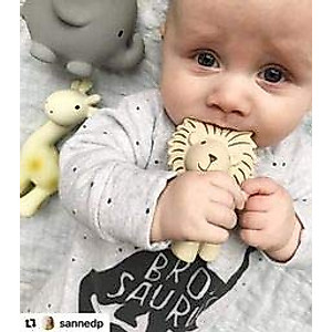 Tikiri My First Safari Lion Natural Rubber Rattle (Brown)