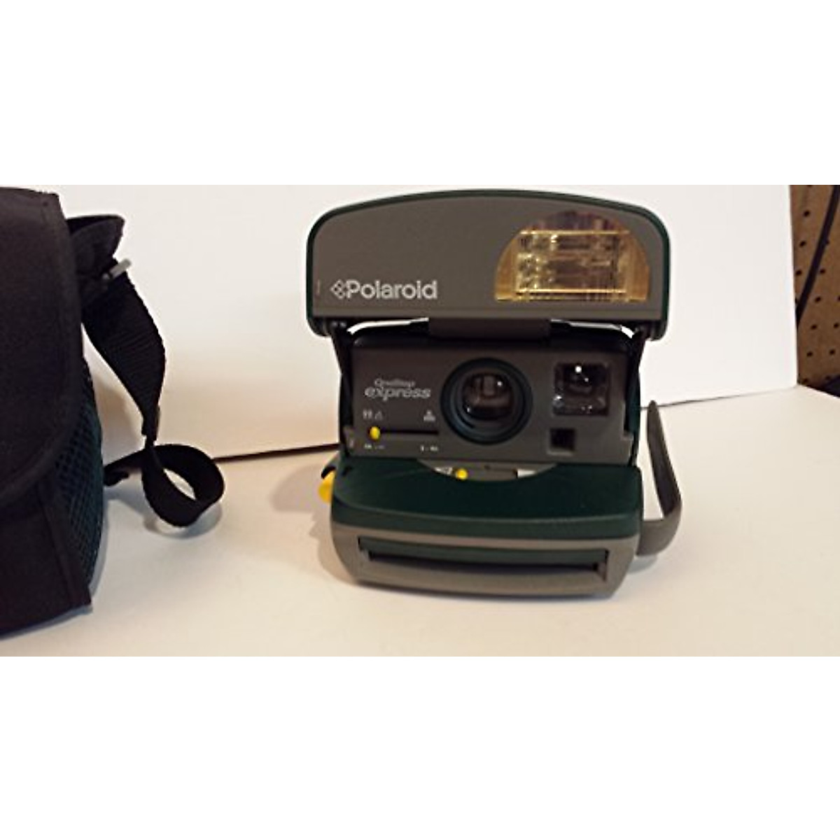 Polaroid One-Step Express Hunter Green Instant Camera Kit (includes Camera Bag and 600 Film)