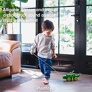 PlanToys Dancing Alligator Push & Pull Toy - Sustainably Made from Rubberwood with 3 Organic-Pigment Color Options and Makes Click-Clack Sounds and Dancing Movements when Pulled (Natural)
