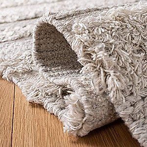 SAFAVIEH Casablanca Collection Accent Rug - 4' x 6', Grey, Handmade Textured Wool Braided Tassel, 0.5-inch Thick Ideal for High Traffic Areas in Entryway, Living Room, Bedroom (CSB450H)