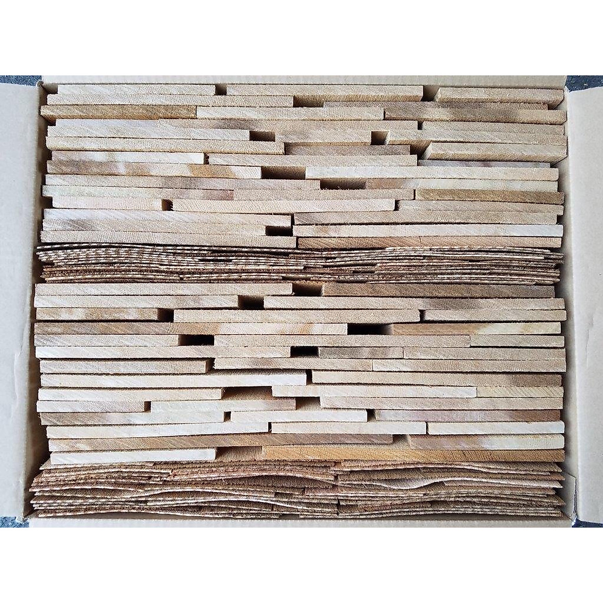 Miller Shingle 18 Inch Rebutted and Rejointed (R&R) Sanded Cedar Sidewall Shingles 1 Square Carton