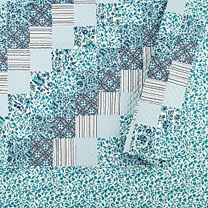 Vera Bradley Cloud Vines Quilt - Full/Queen