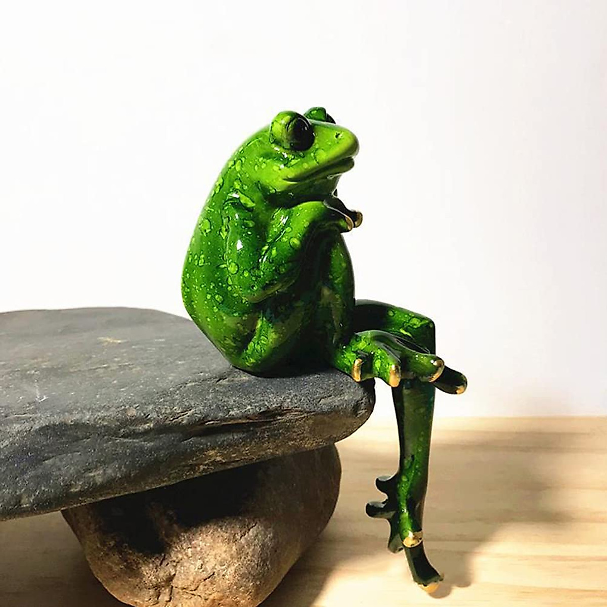 Angoily 2Pcs Sitting Frog Statue Garden Frog Sculpture Decor Resin Animal Collectible Figurine for Home Outdoor Patio Fairy Garden Bonsai Micro Landscape Cake Decorations