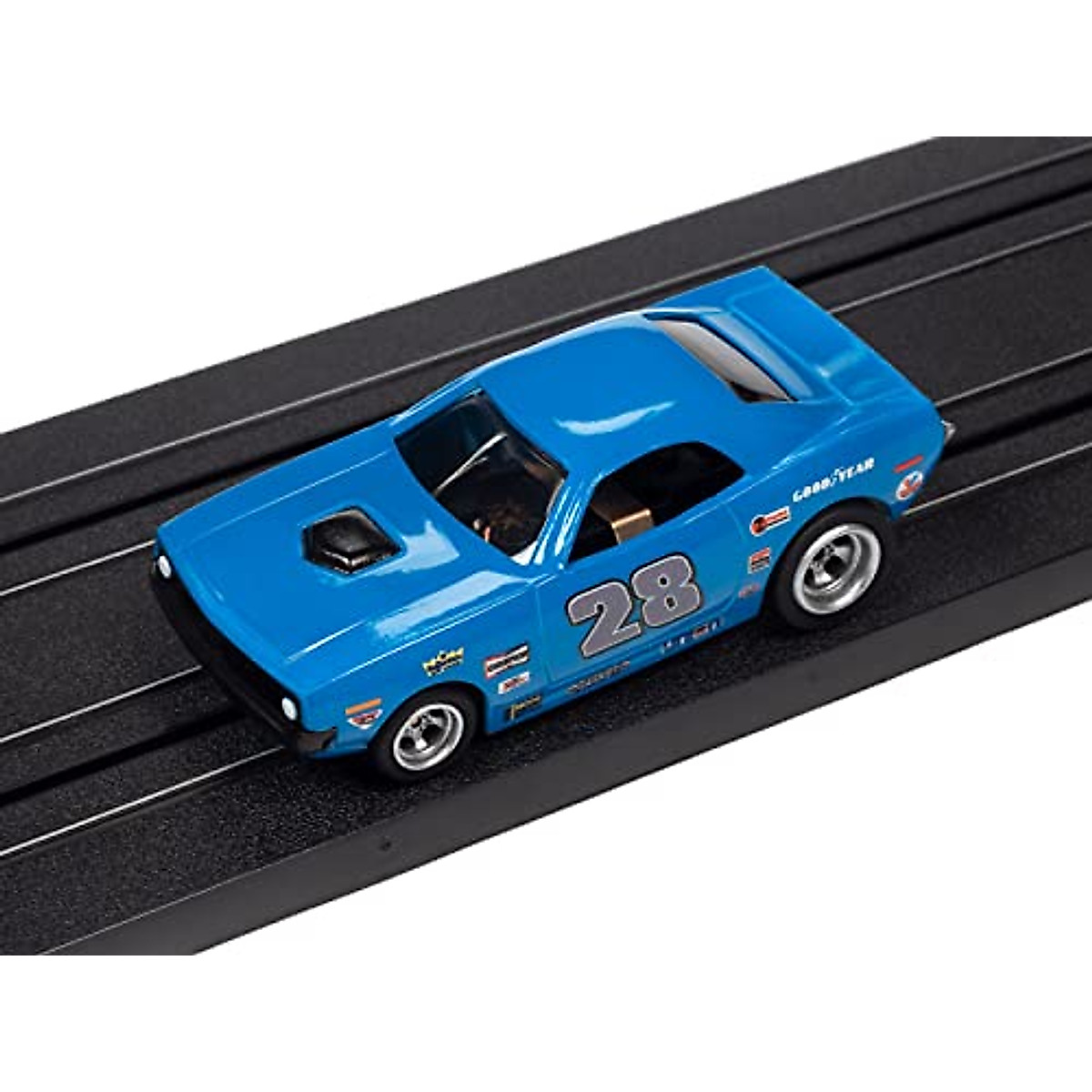 Auto World CrossTrax Road Course 9' Slot Car Race Set