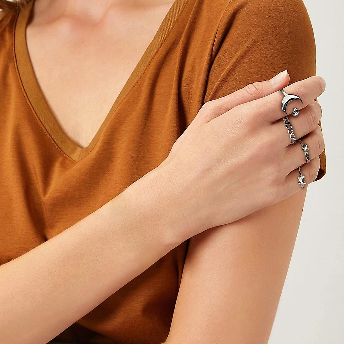 Harry and Henry Gold Stackable Rings for Women Gifts Trendy Stuff Simple Star Moon Knuckle Rings Set Boho Rings Cute Stuff Birthday Gifts Gold Rings Pack Jewelry Gift