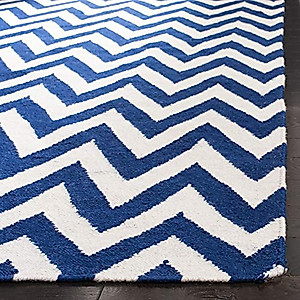 SAFAVIEH Dhurries Collection 5' x 8' Dark Blue/Ivory DHU557K Handmade Flatweave Premium Wool Area Rug