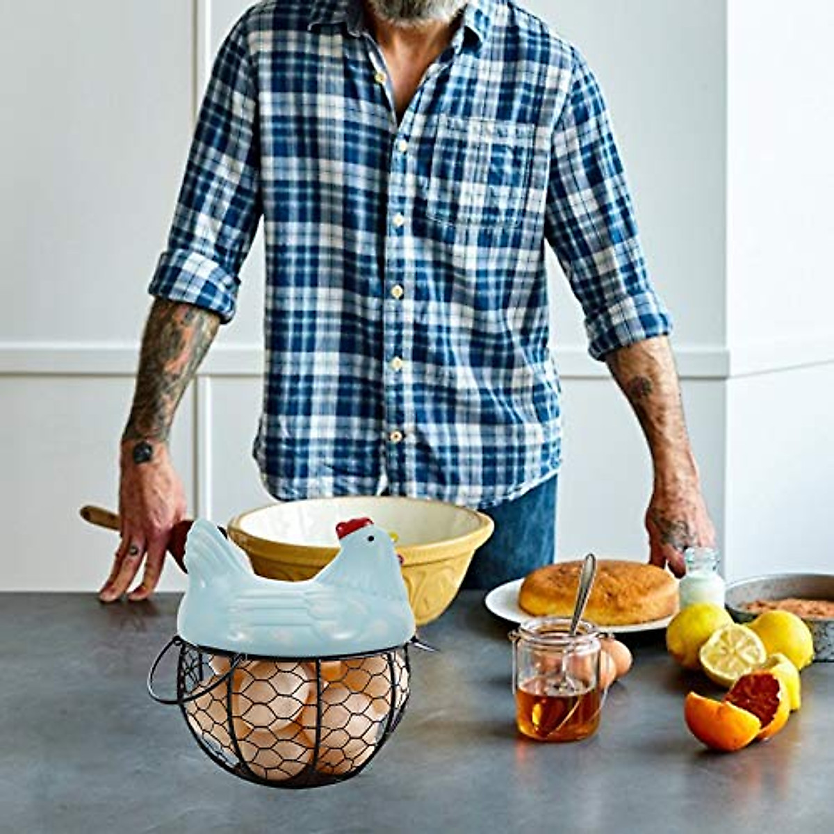 Round Chicken Wire Egg Baskets, Rustic Metal Egg Baskets for Fresh Eggs with Handle, Egg Holder Countertop Basket with Ceramic Lids, Country Farmhouse Vintage Style Gathering