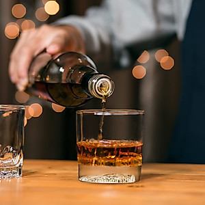 Whiskey Gifts for Men, 11 Oz Eagle Pattern Whiskey Glasses Set of 2 & Large Ice Ball Molds Set of 2 - Thick Base Rocks Glass for Bourbon Cocktails, Dad Husband Gift From Wife Daughter Son Kids