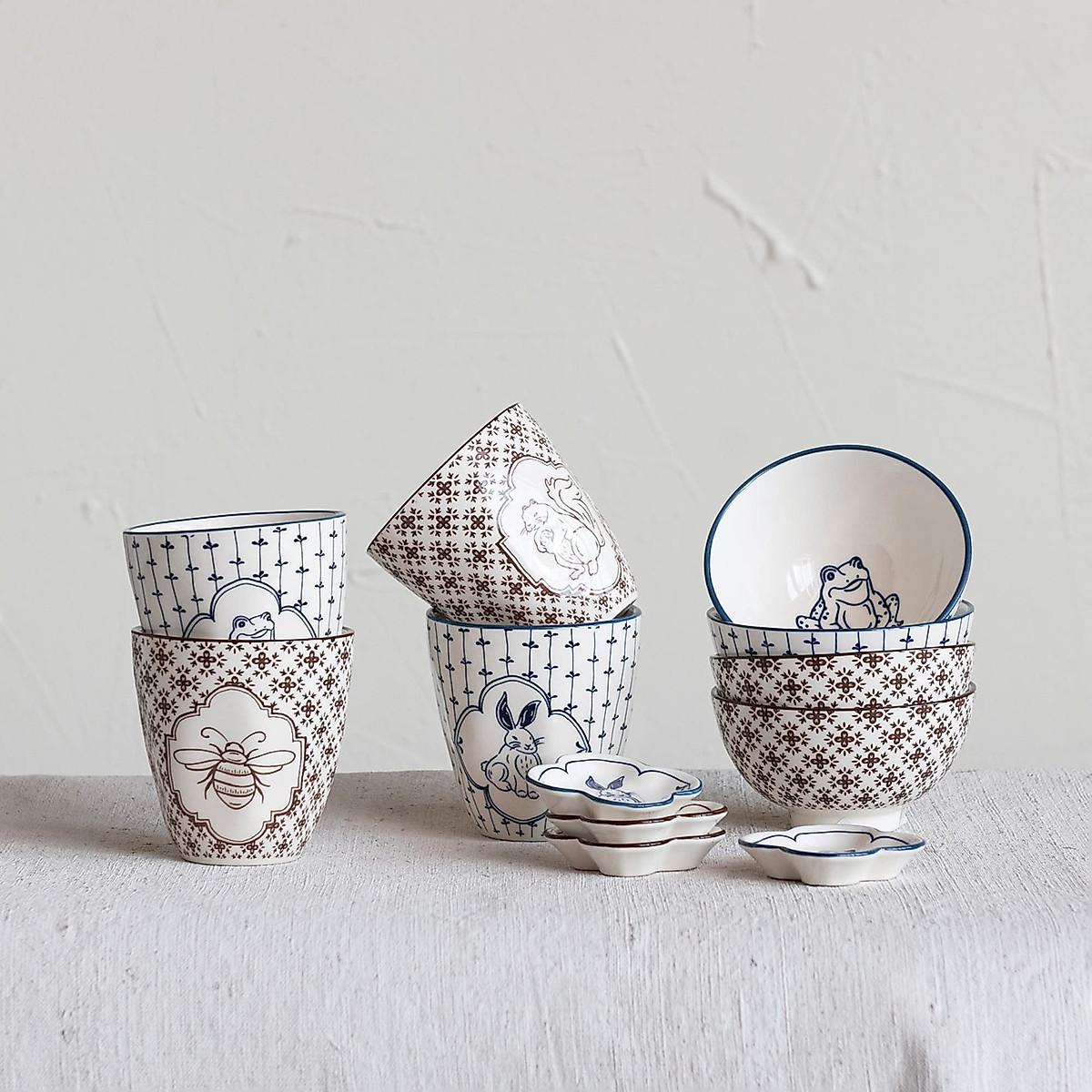 Creative Co-Op Stoneware Painted Fauna, Set of 4, 2 Colors Dish, Ivory