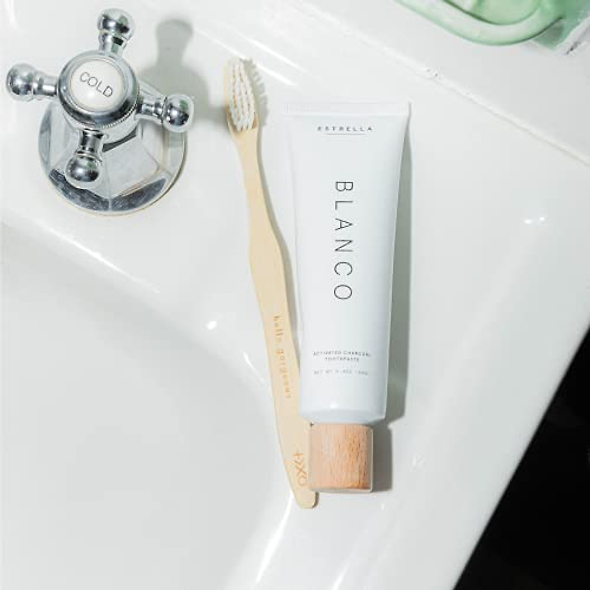 Estrella Naturals Toothpaste, Natural Oral Care, Clean Ingredients, Effective and Made with Essential Oils (Blanco)