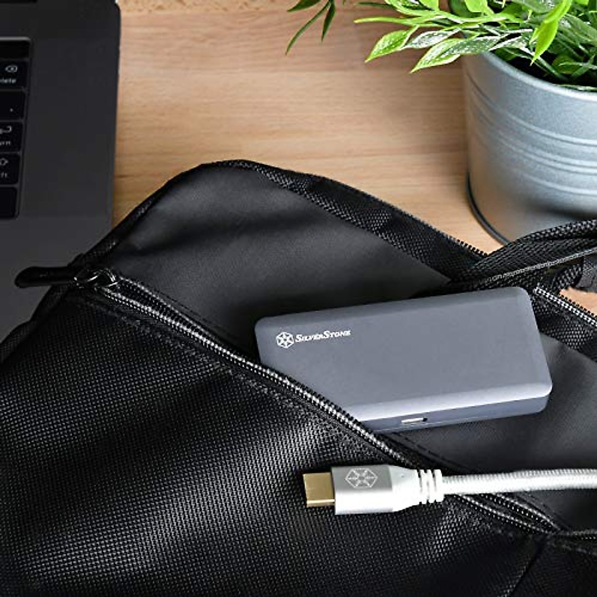 Silverstone SST-EP14C - USB 3.1 Type-C Gen1 to HDMI (res. up to 4096 x 2160 @ 30Hz), 3X USB 3.1 Gen 1 Type-A, 1x USB 3.1 Gen 1 Type-C (PD 2.0 Charging), Charcoal