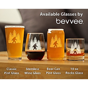 Bigfoot Pint Glass - Funny Bigfoot Gifts for Sasquatch Enthusiasts - 16 Oz Pint Glasses