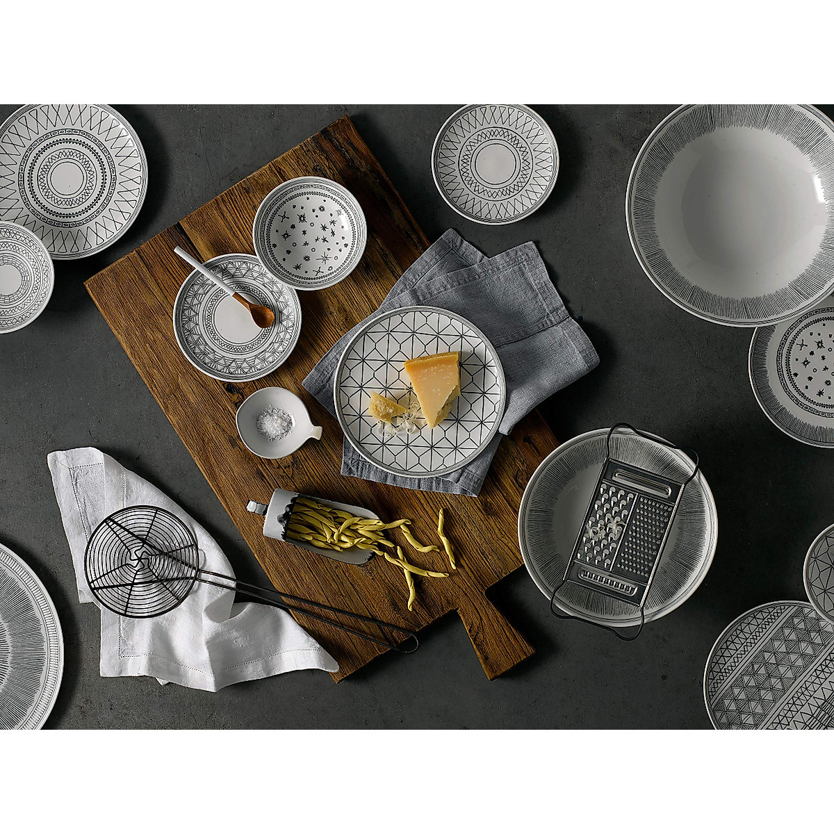 Royal Doulton Charcoal Grey Accent Plates, 6", Multicolor