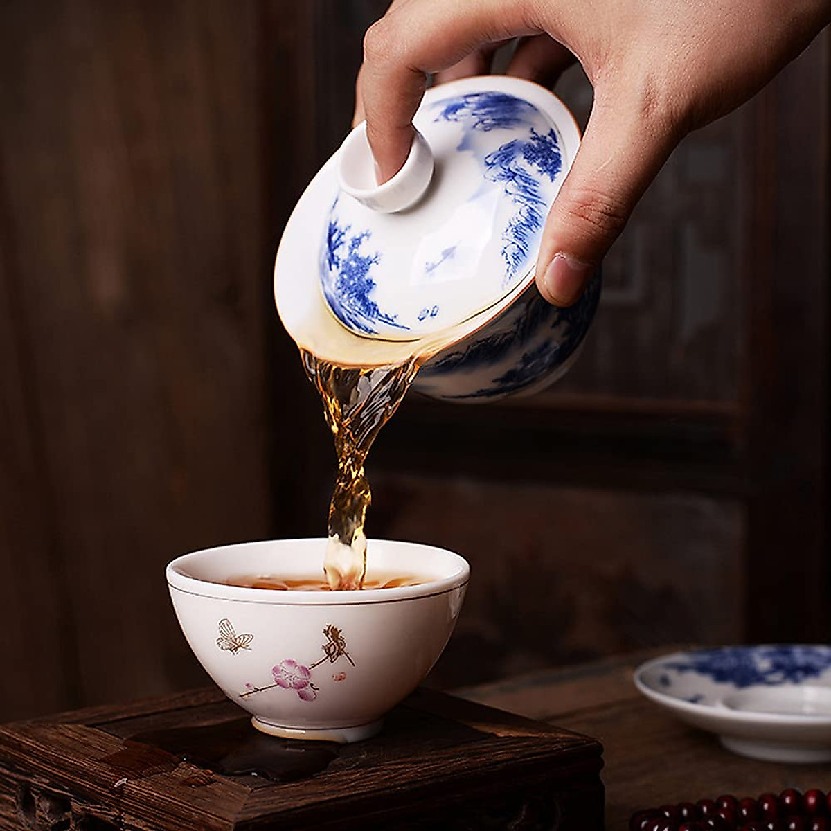 Jingdezhen Chinese Gaiwan Handmade 6.3oz/180ml Mountain Style China Blue and White Porcelain Gaiwan Kungfu Teacup Traditional Chinese Teaware Tea Set