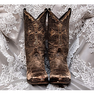 Leather and Lace Scent, 3-Color Cute Cow Face, Scented Freshies 2-Pack, Lone Star Candles, Authentic Aroma of Genuine Leather Mixed with Creamy Vanilla, Air Freshener, Car Freshener