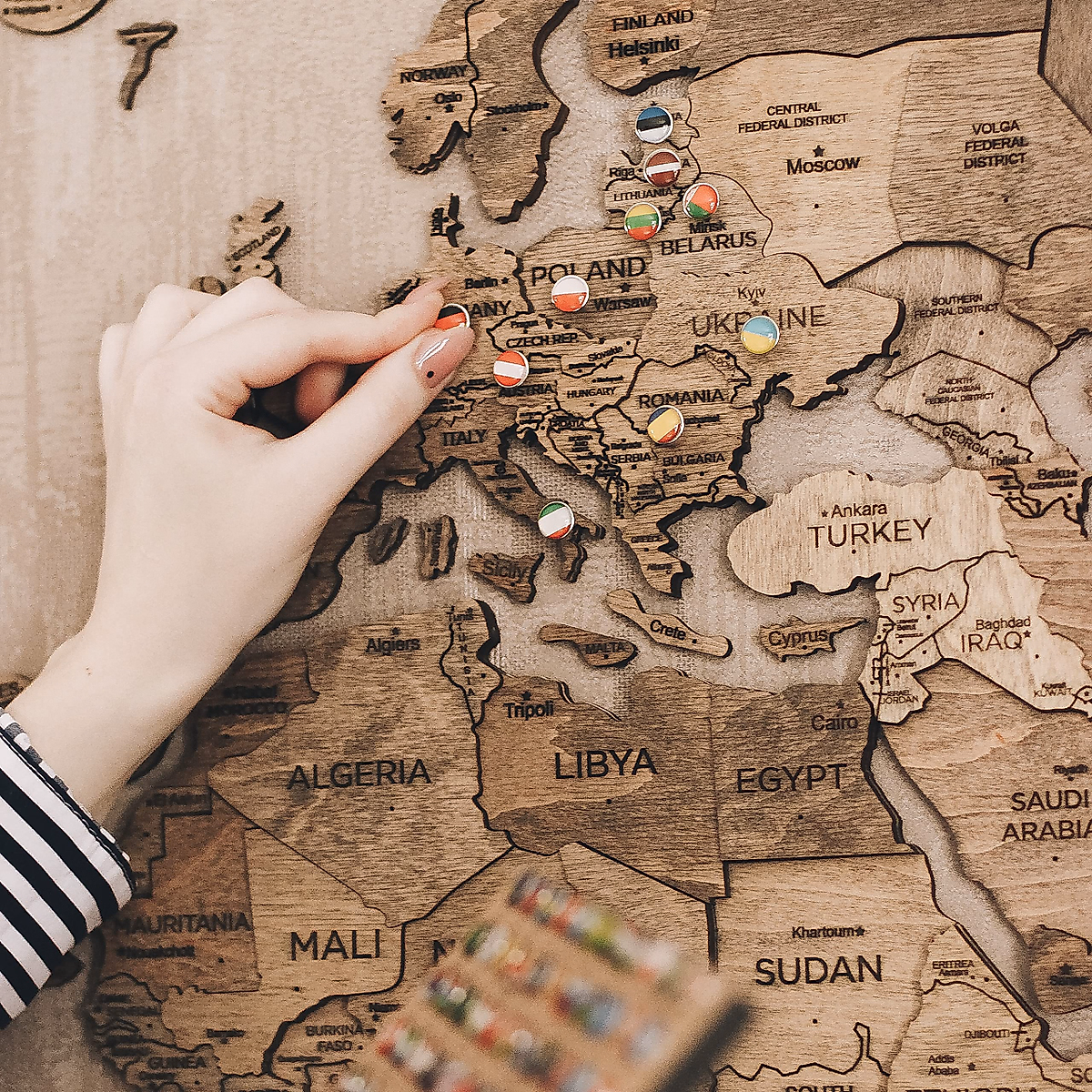 ENJOY THE WOOD 3D Wood World Map Wall Art Large Wood Wall Décor Housewarming Gift Idea Wood Wall Art World Travel Map For Home & Kitchen or Office (Medium, Terra)