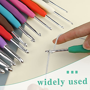 72 Pcs Crochet Hooks Set, Crochet Hooks Kit Plus Large Eye Blunt Needles Ergonomic Yarn Knitting Needles Marking Clips Tools Set with Crochet Needle Accessories