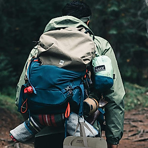 MONOCARBON Keychain Clip Carbon Fiber Surface, Small Carabiner Keychain Hooks, Auto Locking Key Clip, Durable and Cool for EDC. (Twill Carbon)