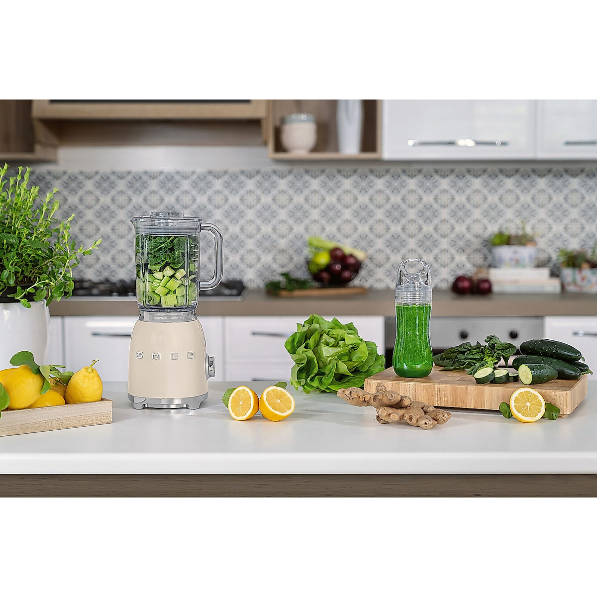 SMEG 50's Retro NEW Countertop Blender with 4 Presets and 4 Speed Settings with 6 Cup BPA Free Titan Renew JUG, BLF03CRUS, Cream