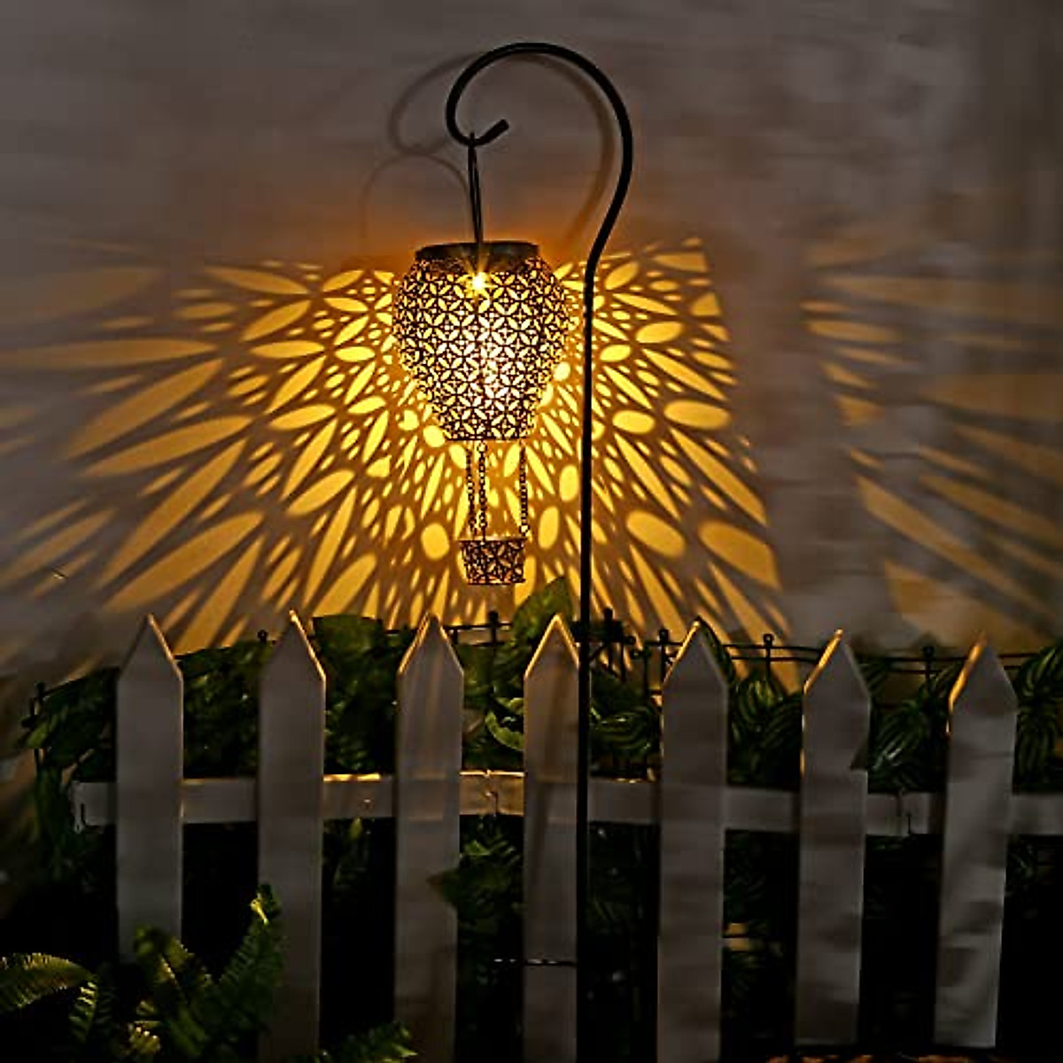 LED Solar Light Hollow Wrought Iron Air Balloon Lawn Stakes Lamp Waterproof Outdoor Landscape Garden Lamp Yard Art for Home Courtyard Decoration
