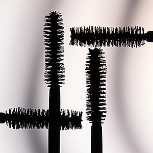 LAURA GELLER NEW YORK Always There Waterproof Lengthening Mascara in Black - Lengthening, Defining, Curling, Buildable Formula Eye Makeup- Innovative Lengthening Brush - 1 count