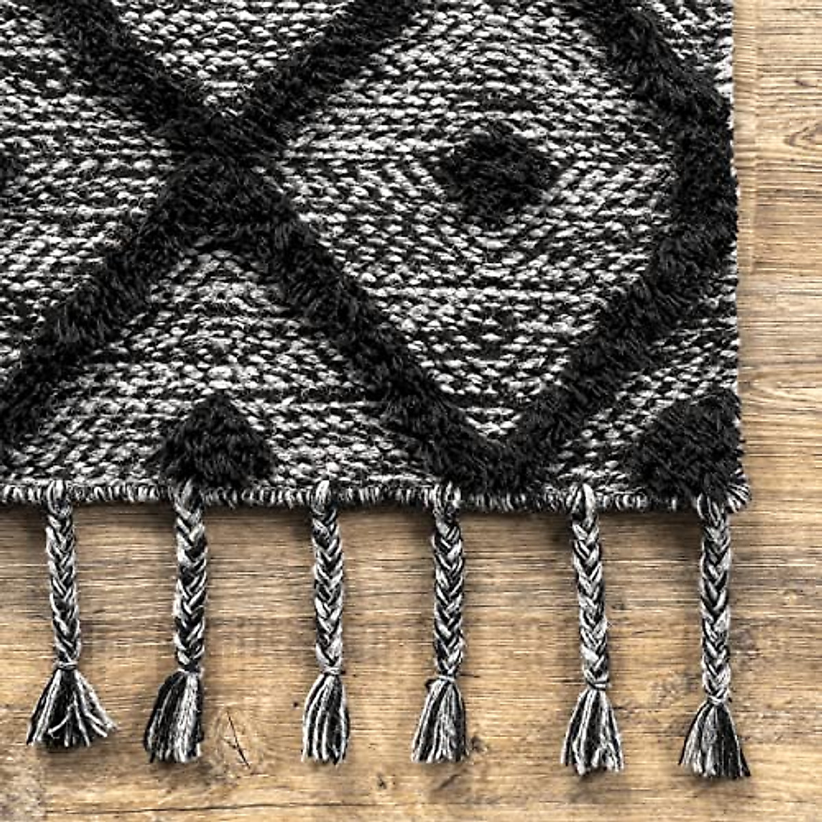 nuLOOM Jinny Moroccan Wool Tasseled Area Rug, 4x6, Dark Grey