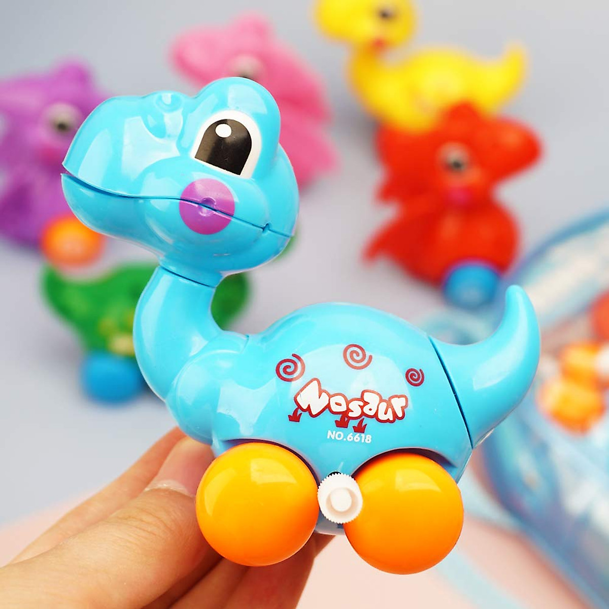 Dinosaur Toys , 6 Pack Wind Up Pull Back Dinosaur Toys for 3,4,5,6 Years Old Girls Toddlers Boys, Dinosaur Birthday Party Supplies Favors with Dinosaur Backpack