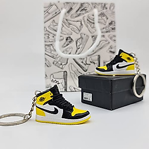 Mini Sneaker Keychain, Unisex Sports Shoe Key Chain, Cool Keychain for Gifts (5)