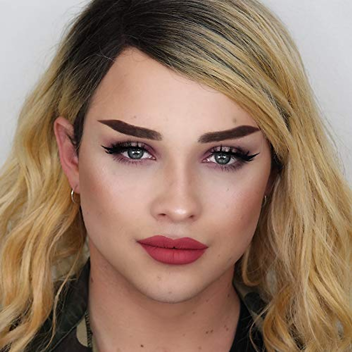 Klara Cosmetics New York Eyeshadow Highlight Palette Rosegold Shimmer Glitter Sparkle Luxury Versatile Crease-free easy-blend Long Lasting Full 100% Color Pigment, New York, 1 count