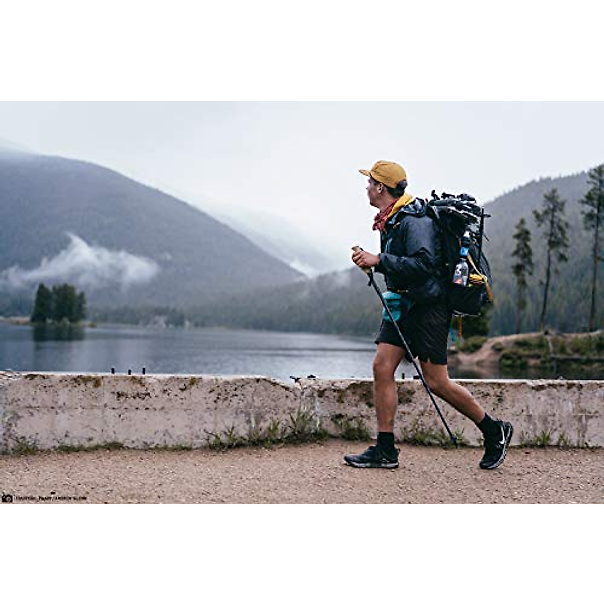 Sawyer Products SP129 Squeeze Water Filtration System w/ Two 32-Oz Squeeze Pouches, Straw, and Hydration Pack Adapter