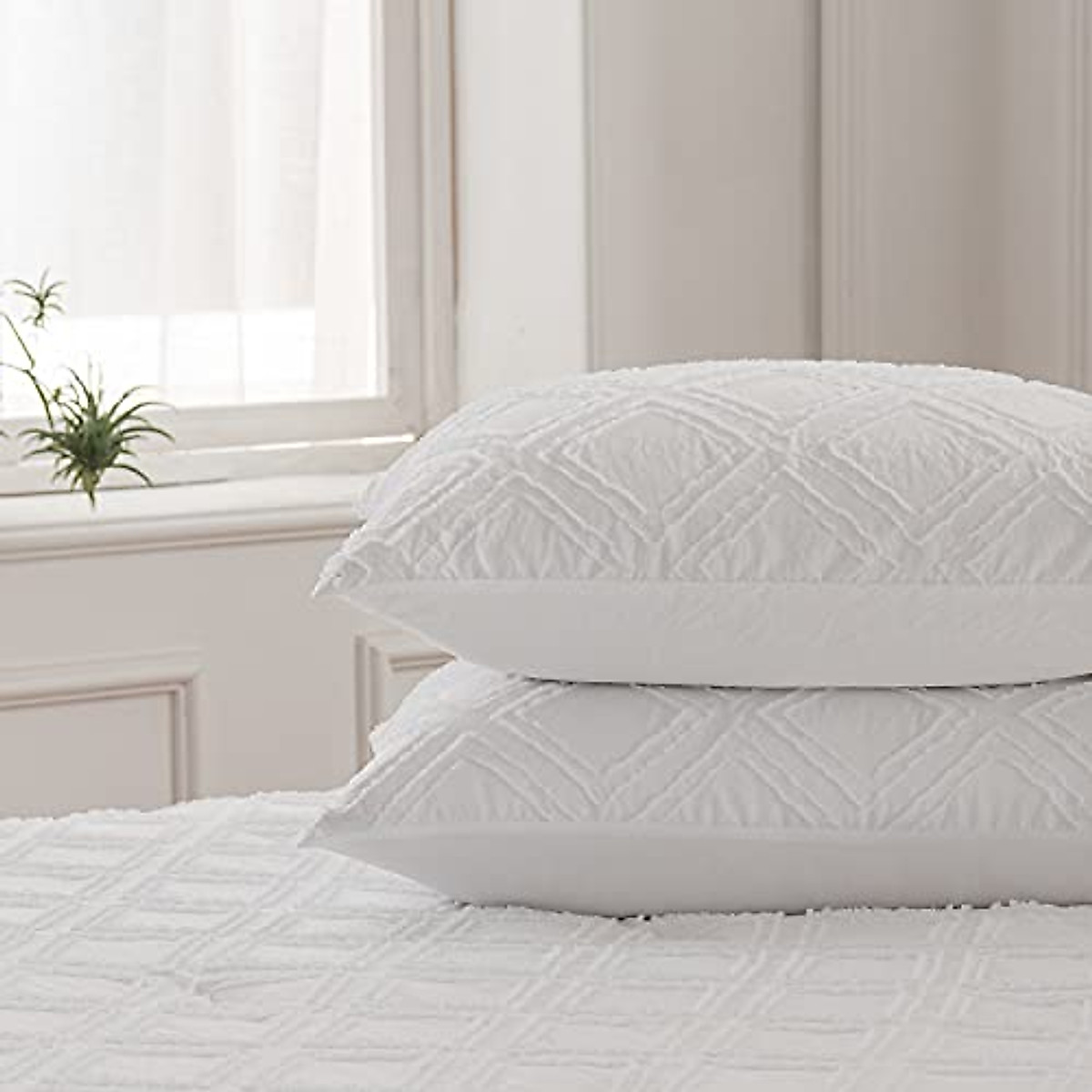 SLEEPBELLA California King Comforter Set Microfiber White Bedding Set Diamond Tufted Design, Soft and Fluffy Cal King Sizd Bed Comforter for All Seasons