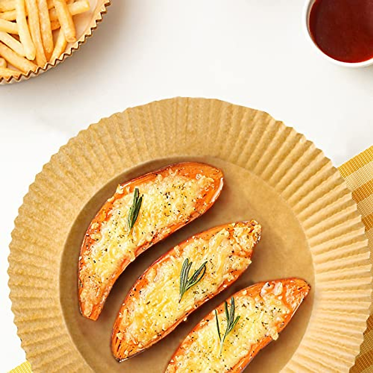 Diyishan 100Pcs Air Fryer Disposable Paper Liner, Non-Stick Air Fryer Liners, Baking Paper for Air Fryer Oil-proof, Water-proof, Food-Grade Parchment for Baking Roasting Microwave