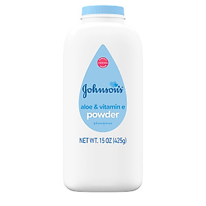 Johnson's Baby Powder, Naturally Derived Cornstarch with Aloe & Vitamin E for Delicate Skin, Hypoallergenic and Free of Parabens, Phthalates, and Dyes for Gentle Baby Skin Care, 15 oz