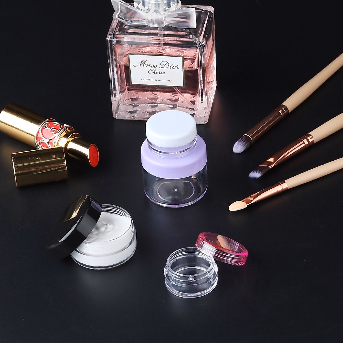 Accmor 25 Pieces Acrylic Containers with Lids 3/5/10/15/20 Gram Size Cosmetic Jars with 5 Pieces Mini Spatulas Gift