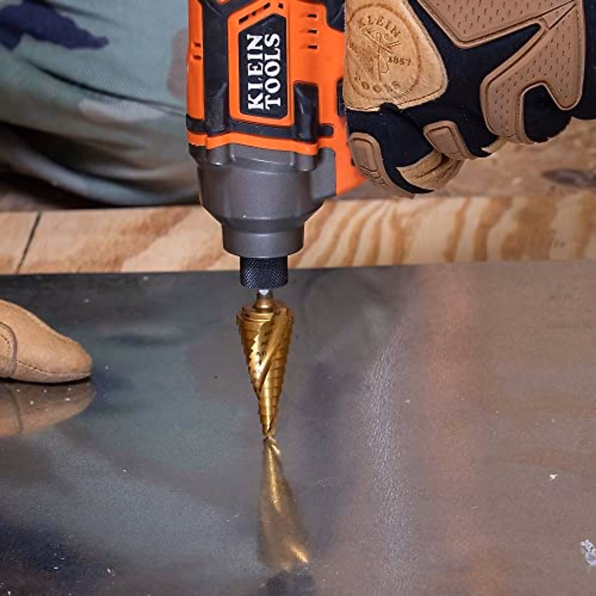 Klein Tools 25964 Step Drill Bit, 1/8 to 1/2-Inch, Spiral Double-Fluted, Cuts Thin Metal, Plastic, Aluminum, Wood, 1/4-Inch Hex Shank, VACO